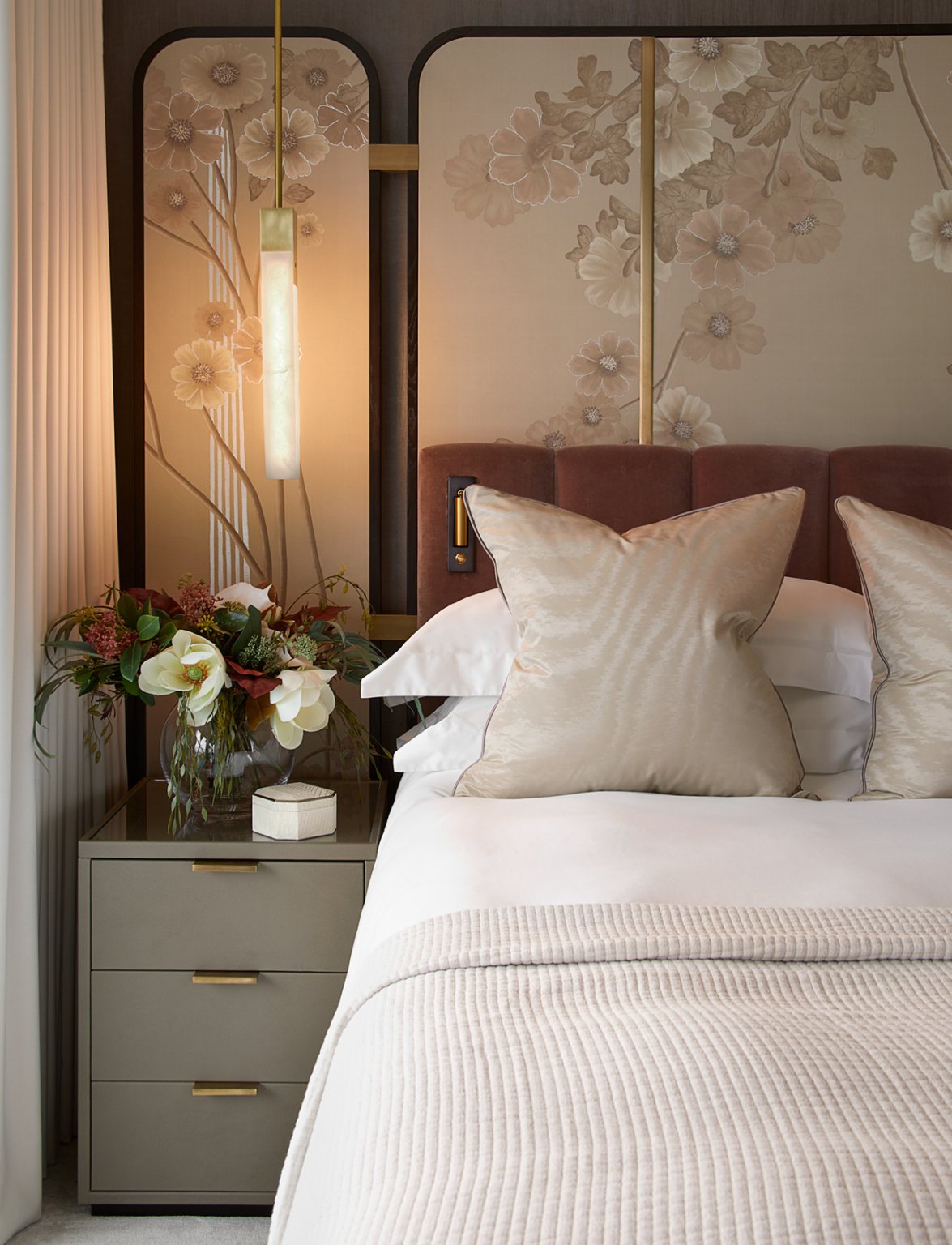 Thames Riverside Penthouse - Laura Hammett